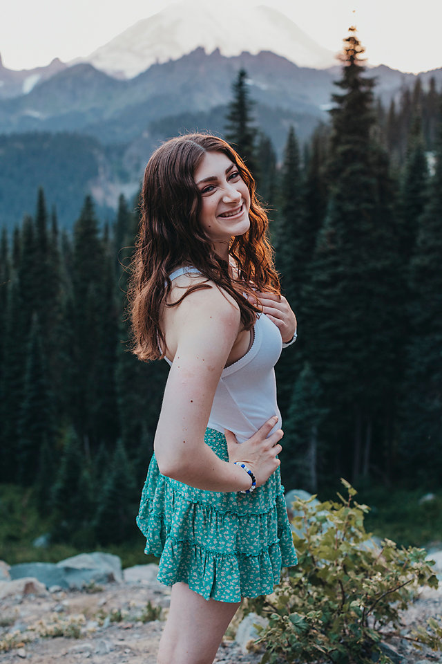 Hayley, Buckley Senior Photographer - Jennifer Tibbetts Photography