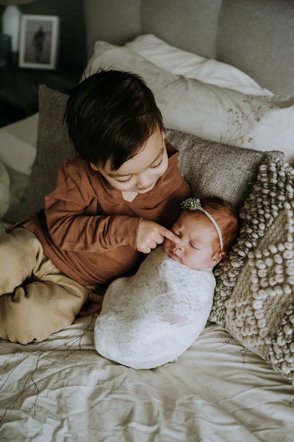 Lifestyle in Home Newborn/Family Session - Cedar & Sand by Heaton ...