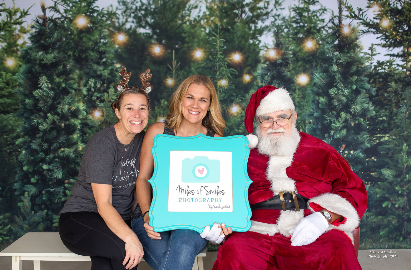 Circle C Santa Pictures - Miles of Smiles Photography