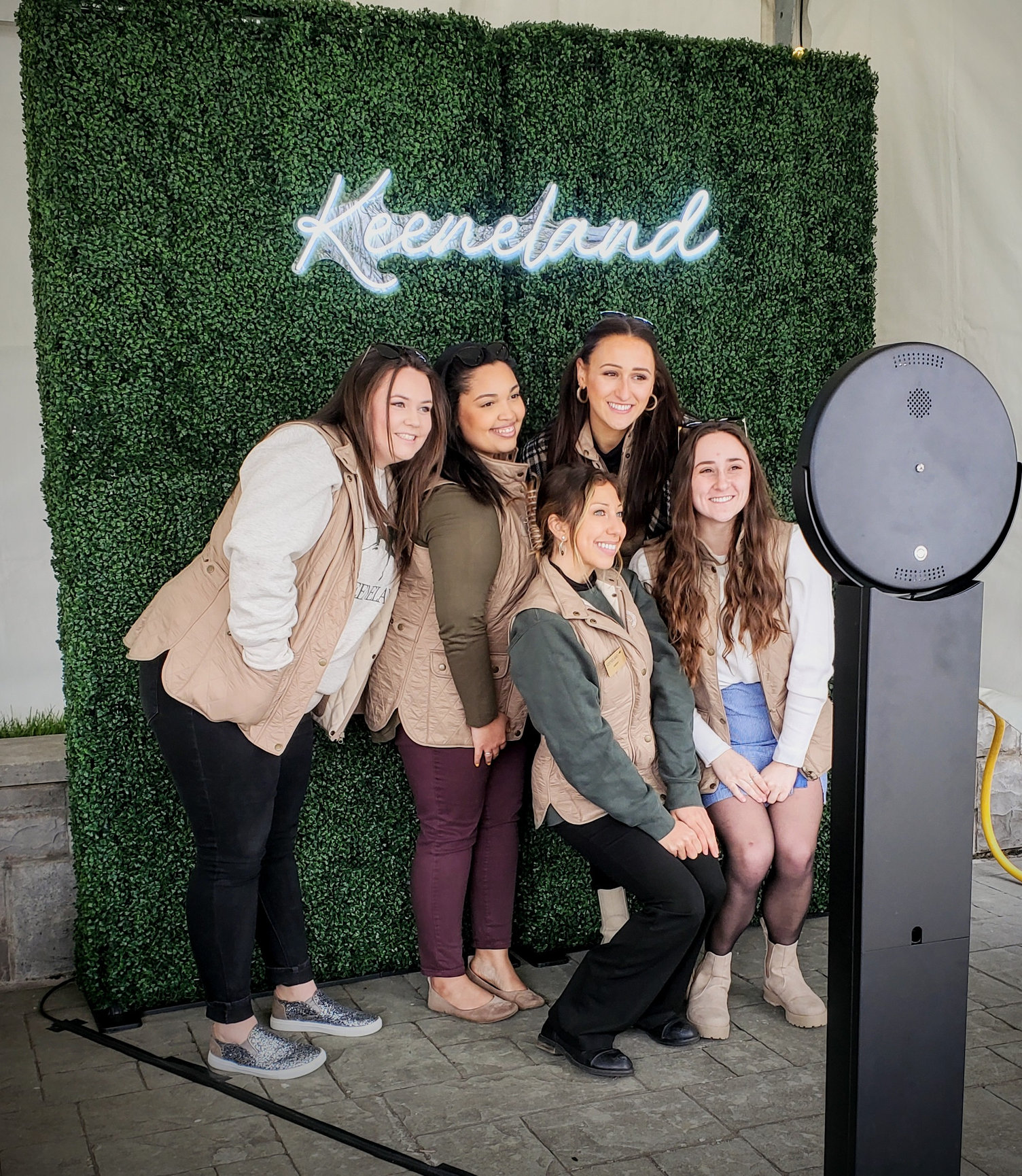 Budget Booth - Signature Photo Booth Rentals Cincinnati - Dayton ...