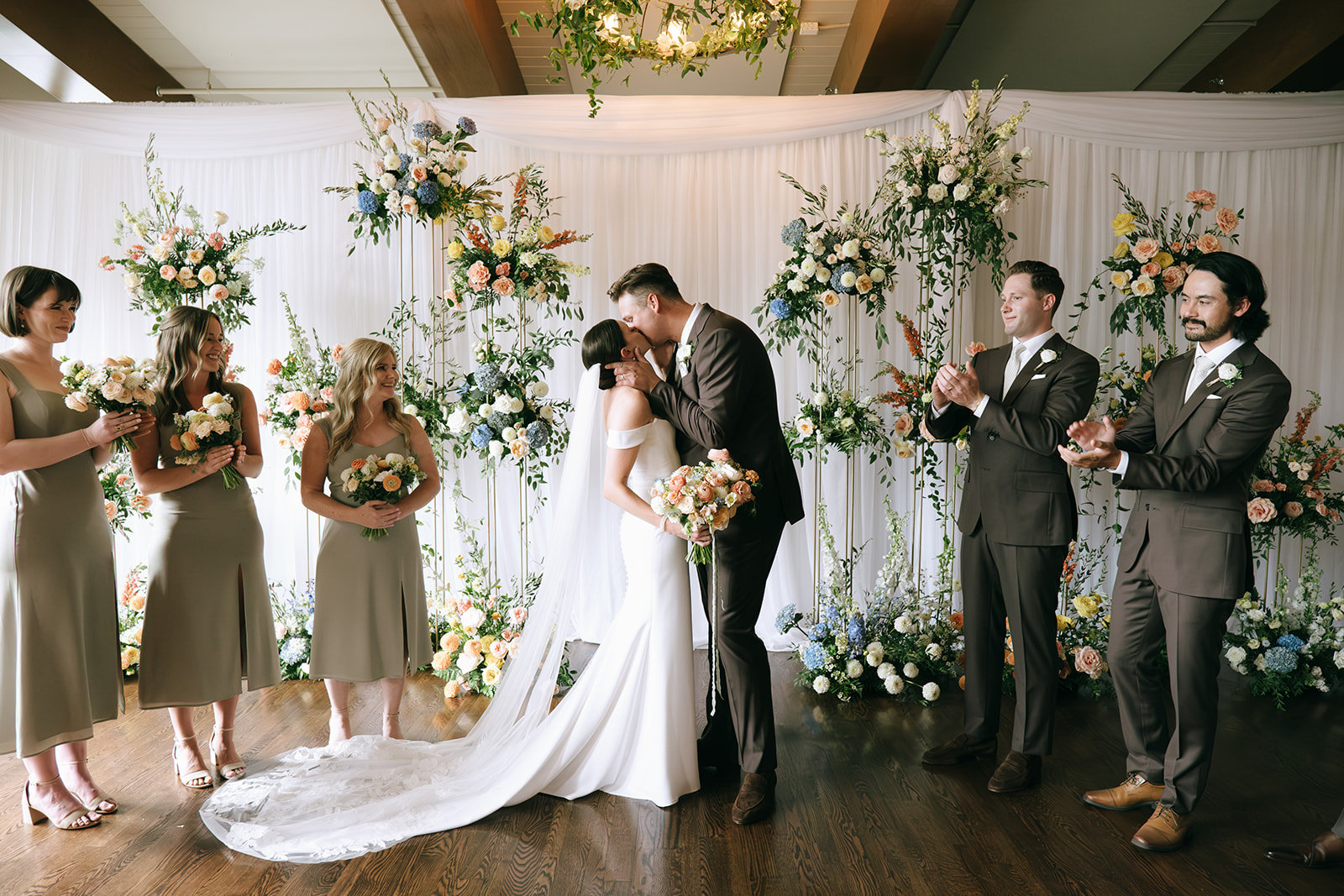 Elegant, Modern Wedding at the Calgary Golf and Country Club
