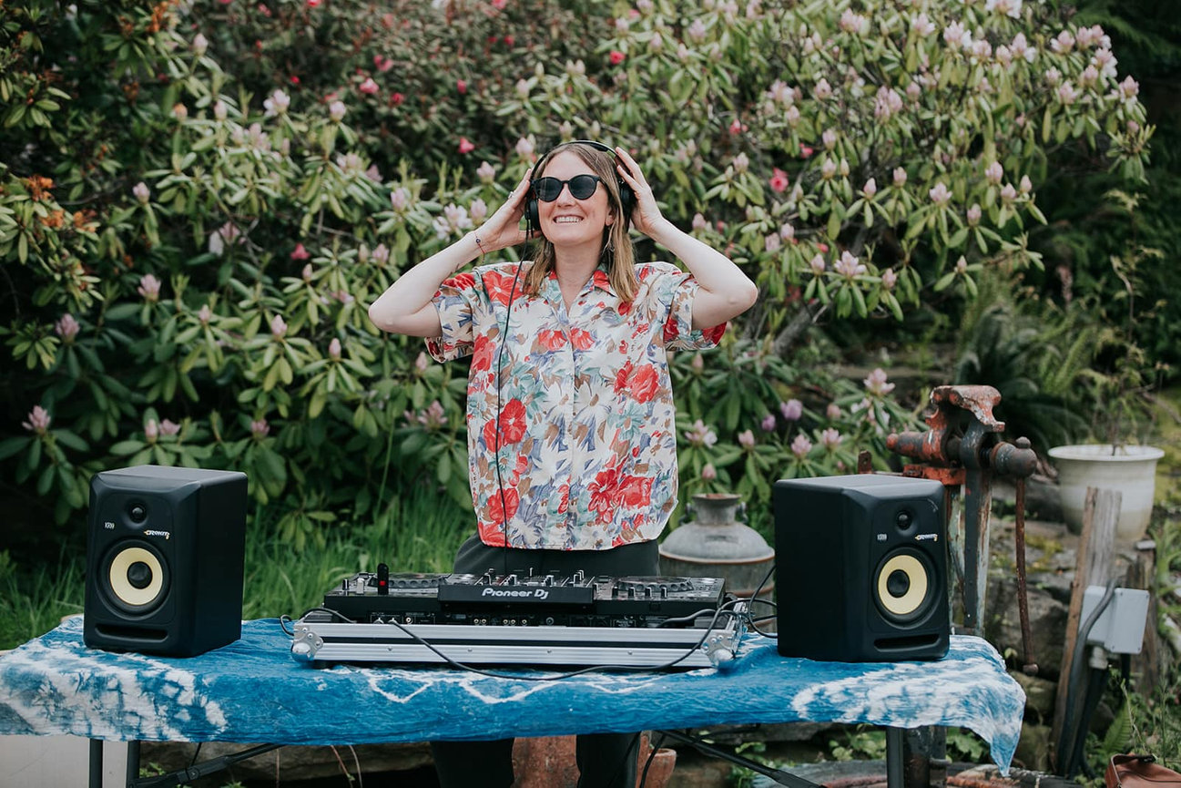 Rave Coach - Salt Spring Island Weddings