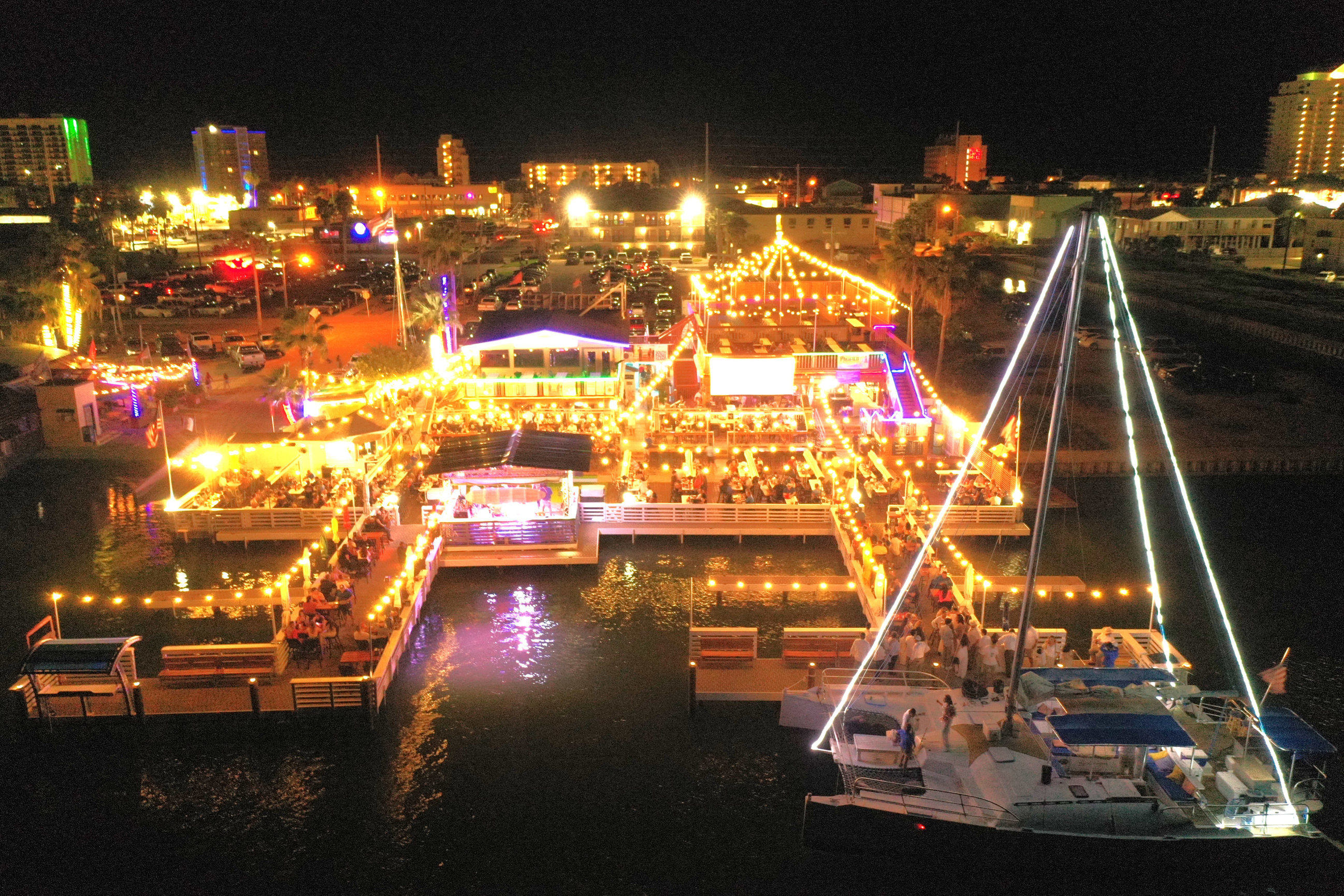 HOME - LongBoard Bar & Grill