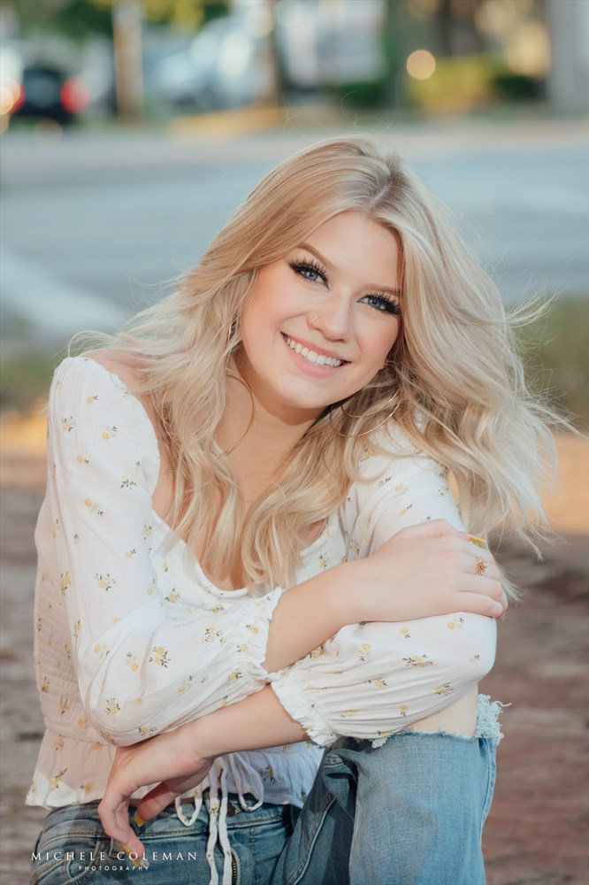 Senior Portrait Session with Lacey - Michele Coleman Photography